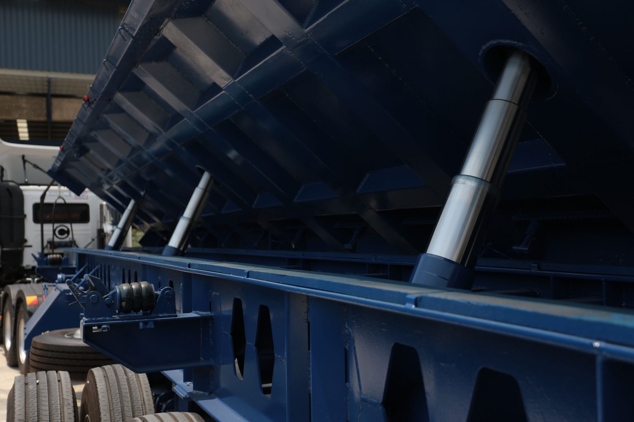 Tipping Semi-Trailer – Serizenith